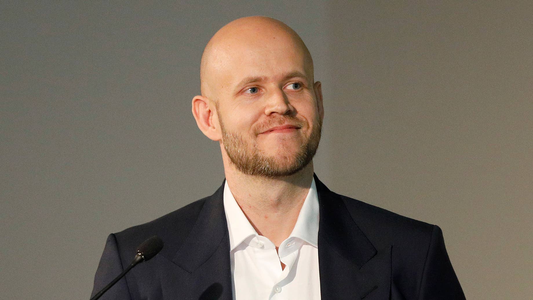 Spotify CEO Responds to Streaming Scheme for Artists to Make Money on ...