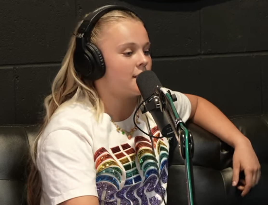 JoJo Siwa Comments On Colleen Ballinger Grooming Allegations