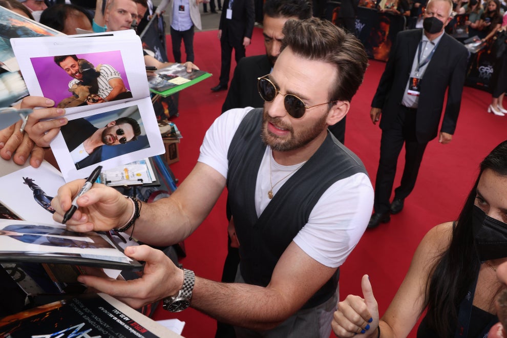Chris Evans Talks Marvel, Quentin Tarantino, Acting Less