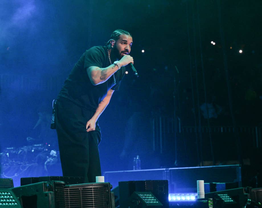 Drake Surprises BBL Specialist With Custom OVO Scrubs in Houston | Complex