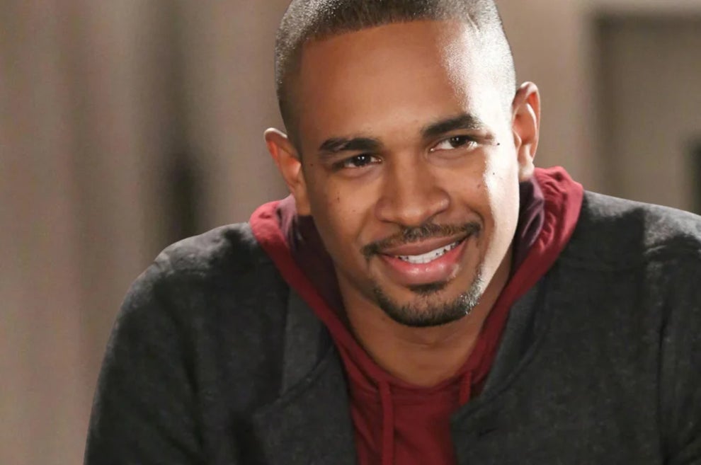 The Worst Ways TV Shows Handled An Actor Leaving