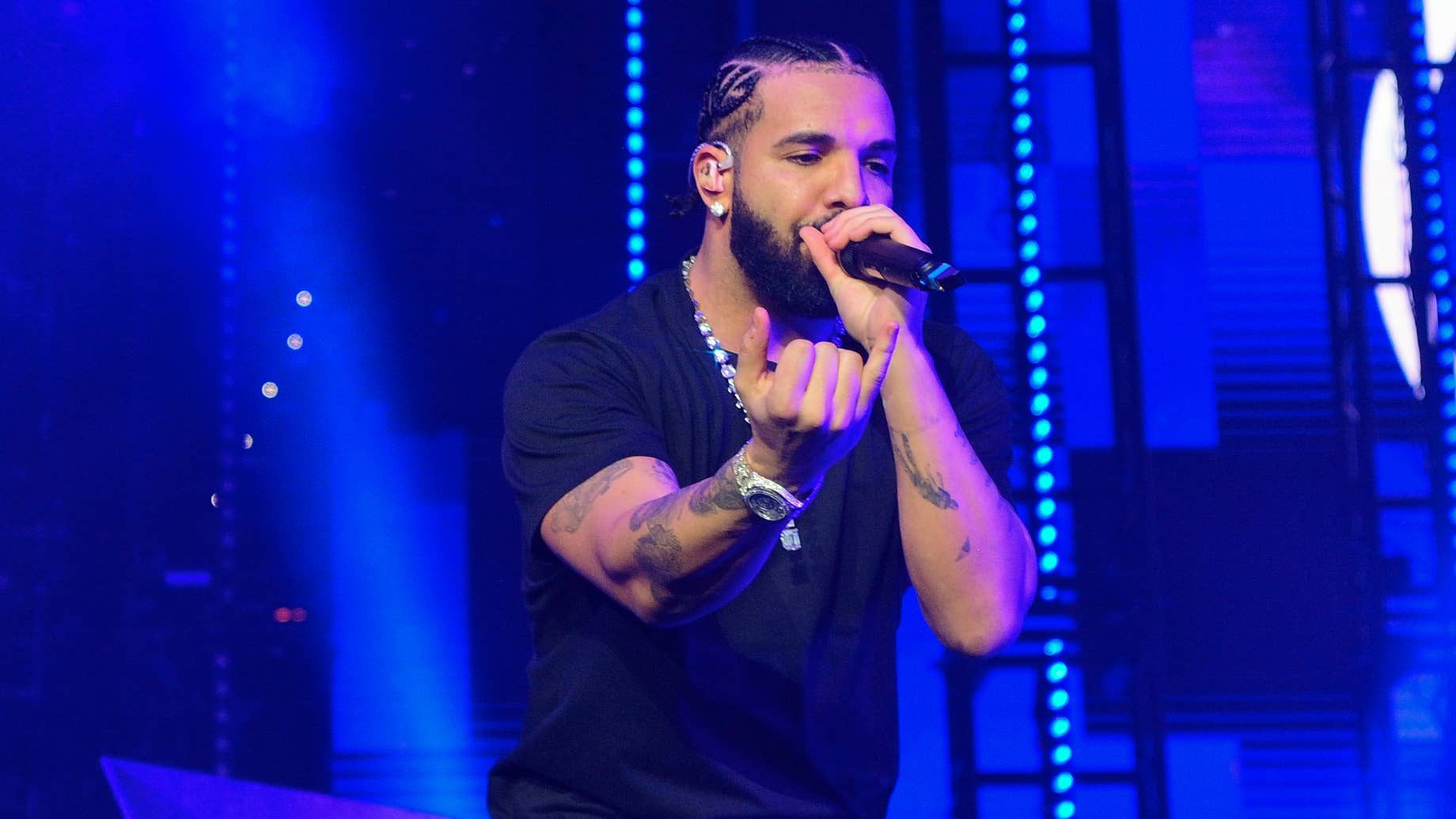 Drake Surprises Couple With Turks and Caicos Trip | Complex