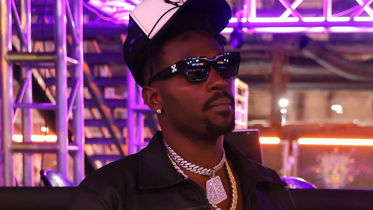 LeBron James Bought All of His Heat Teammates WWE Championship Belts ...