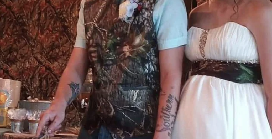 32 Brides And Grooms That Were So Tacky