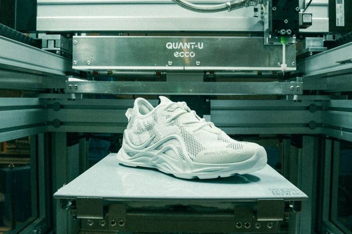 ECCO Labs Launches Multifunctional ‘BIOM INFINITE’ Sneaker | Complex