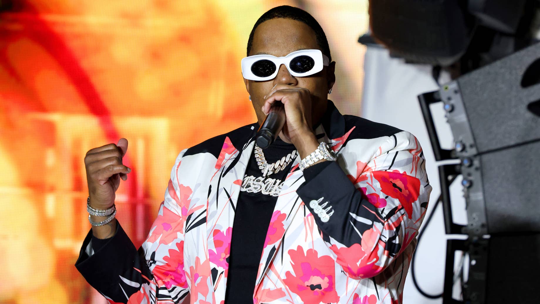Mase Recalls Being 'Trapped' in Hotel Room After Biggie’s Murder | Complex