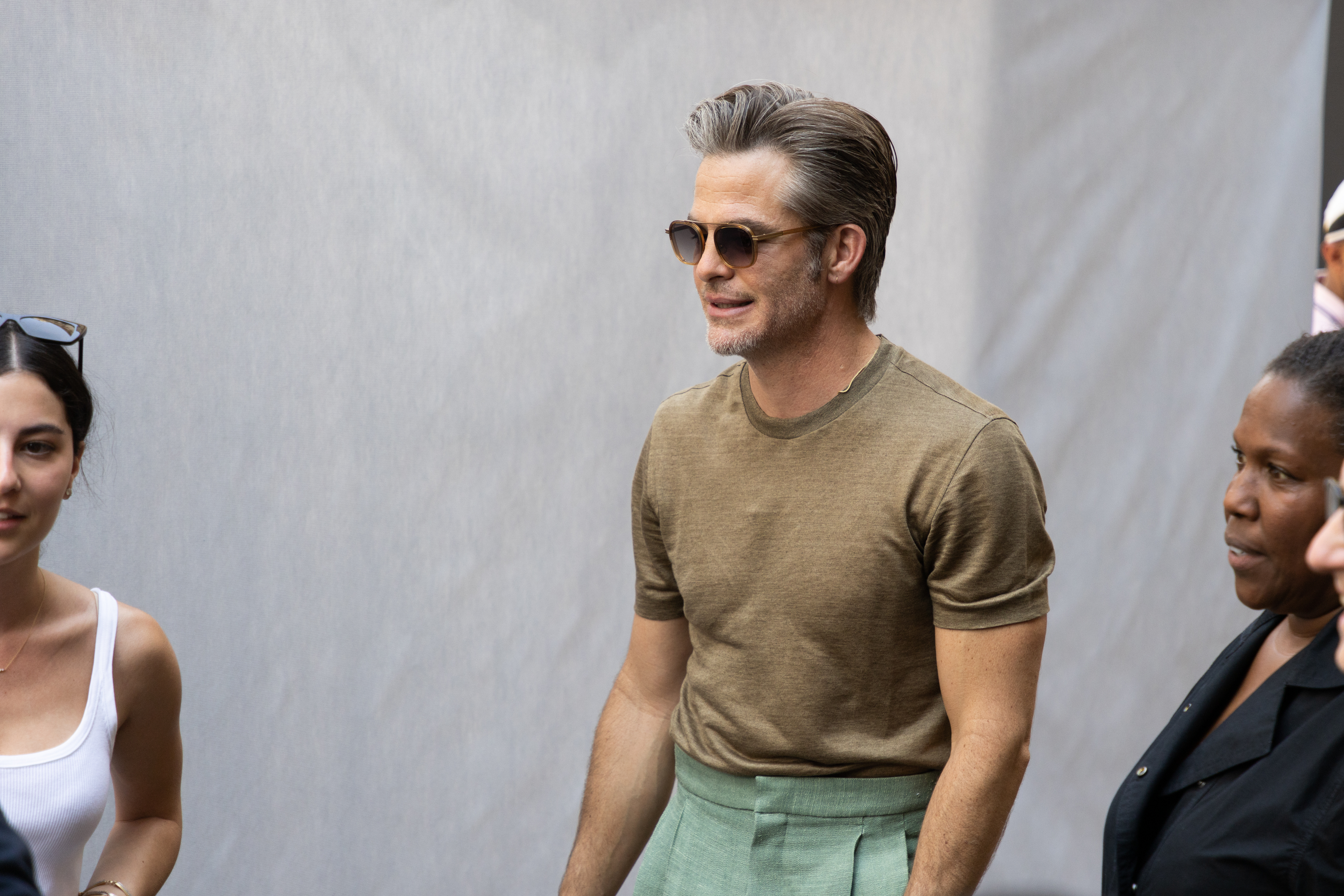 Fans Can’t Handle Wild Chris Pine Outfit: ‘Lisa Rinna Got Bitten by a ...