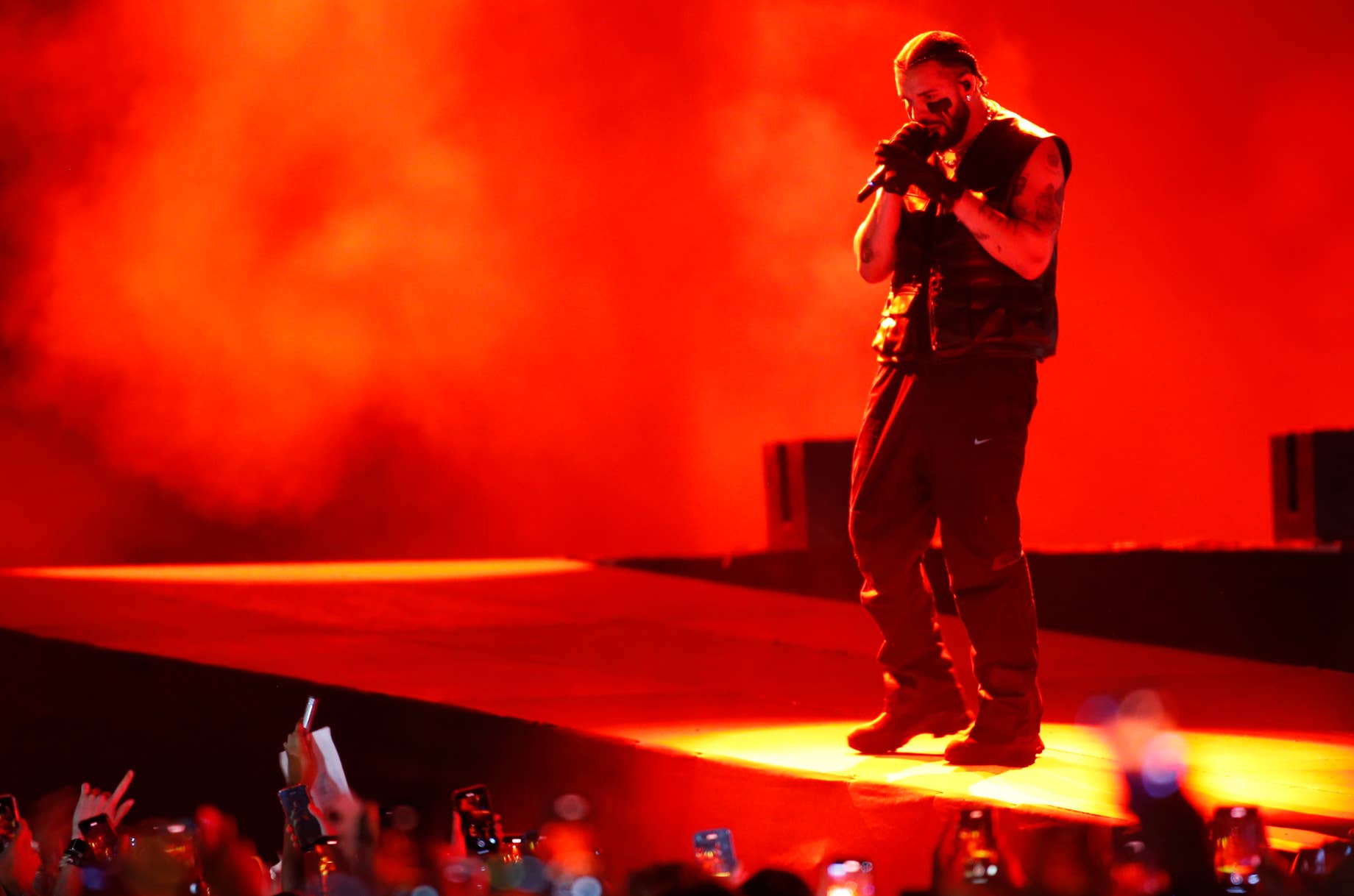 Drake ‘Green Lights’ Andrew Tate for Questioning Canadian Men’s ...