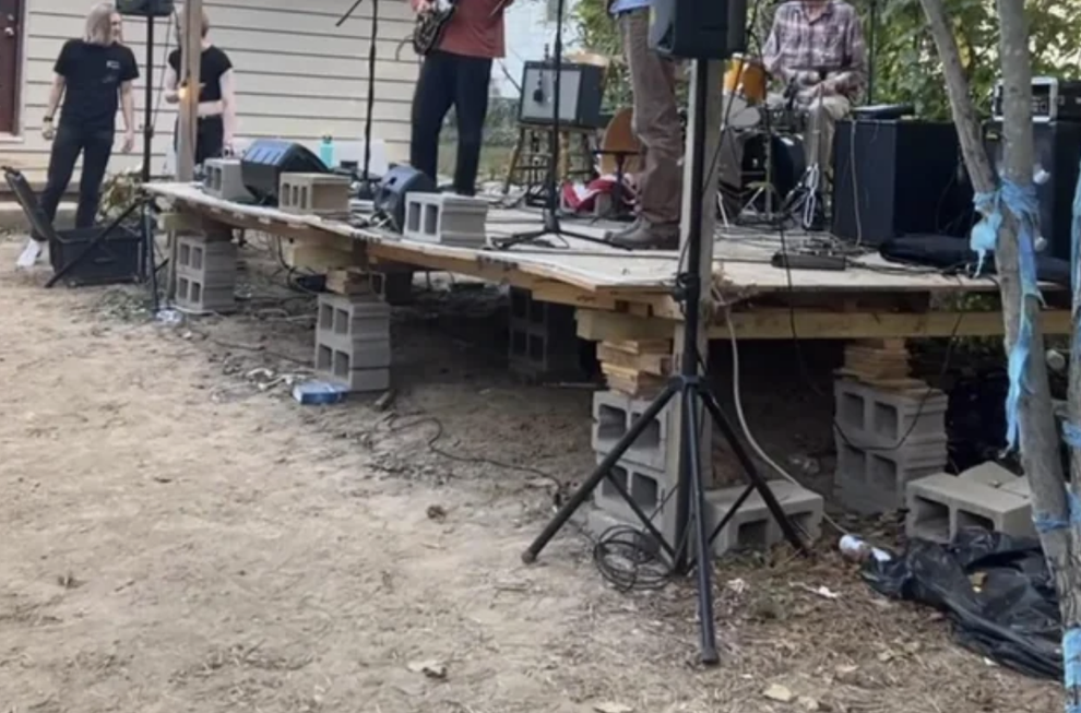 17 Photos Of DIY Disasters