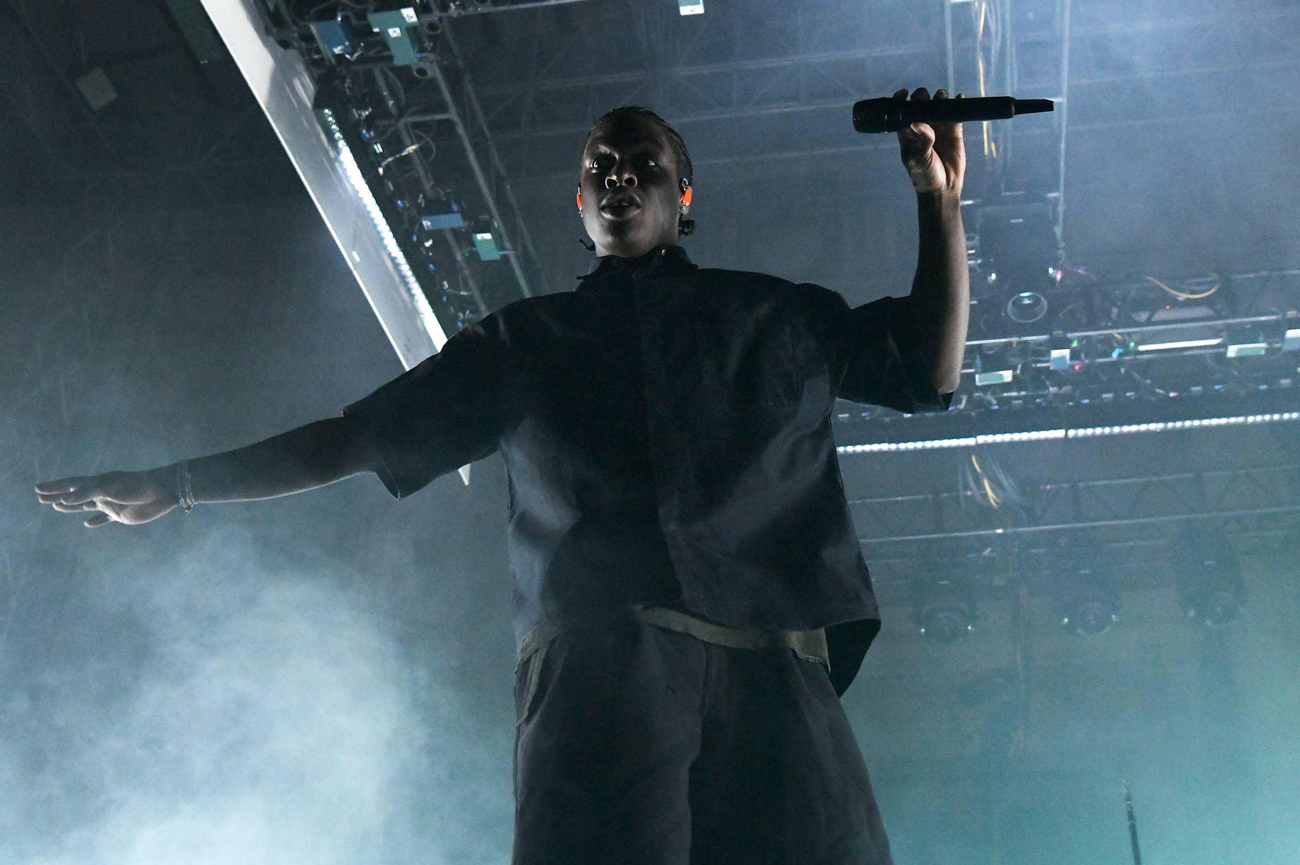 Daniel Caesar Brings Out Mustafa At Superpowers Tour Show in Toronto ...