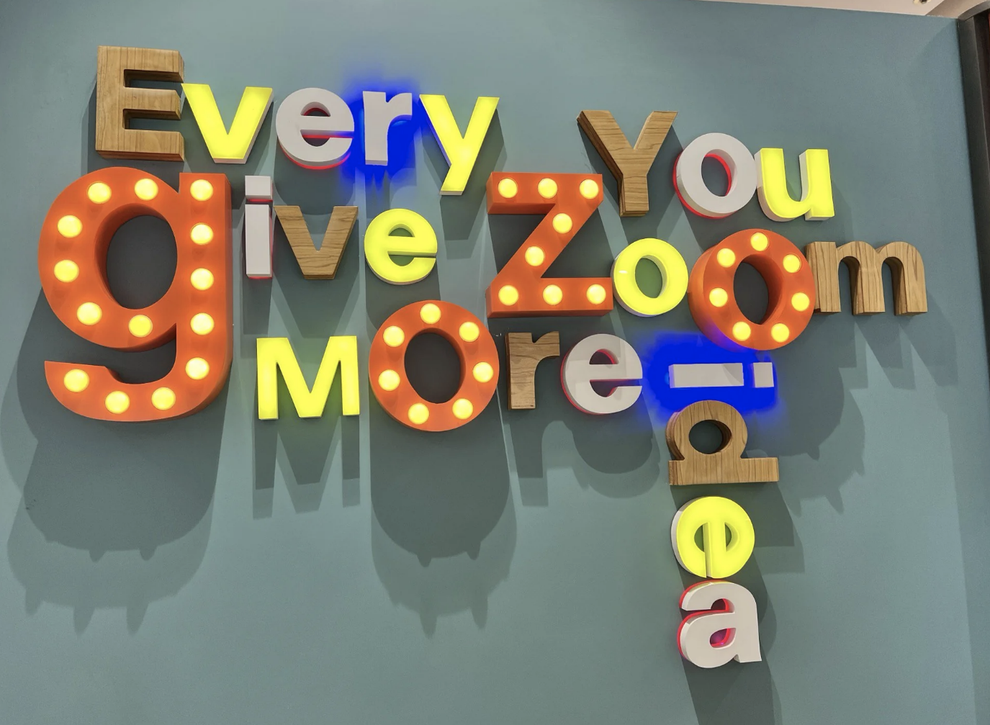 26 Hilarious Signs You Need To See