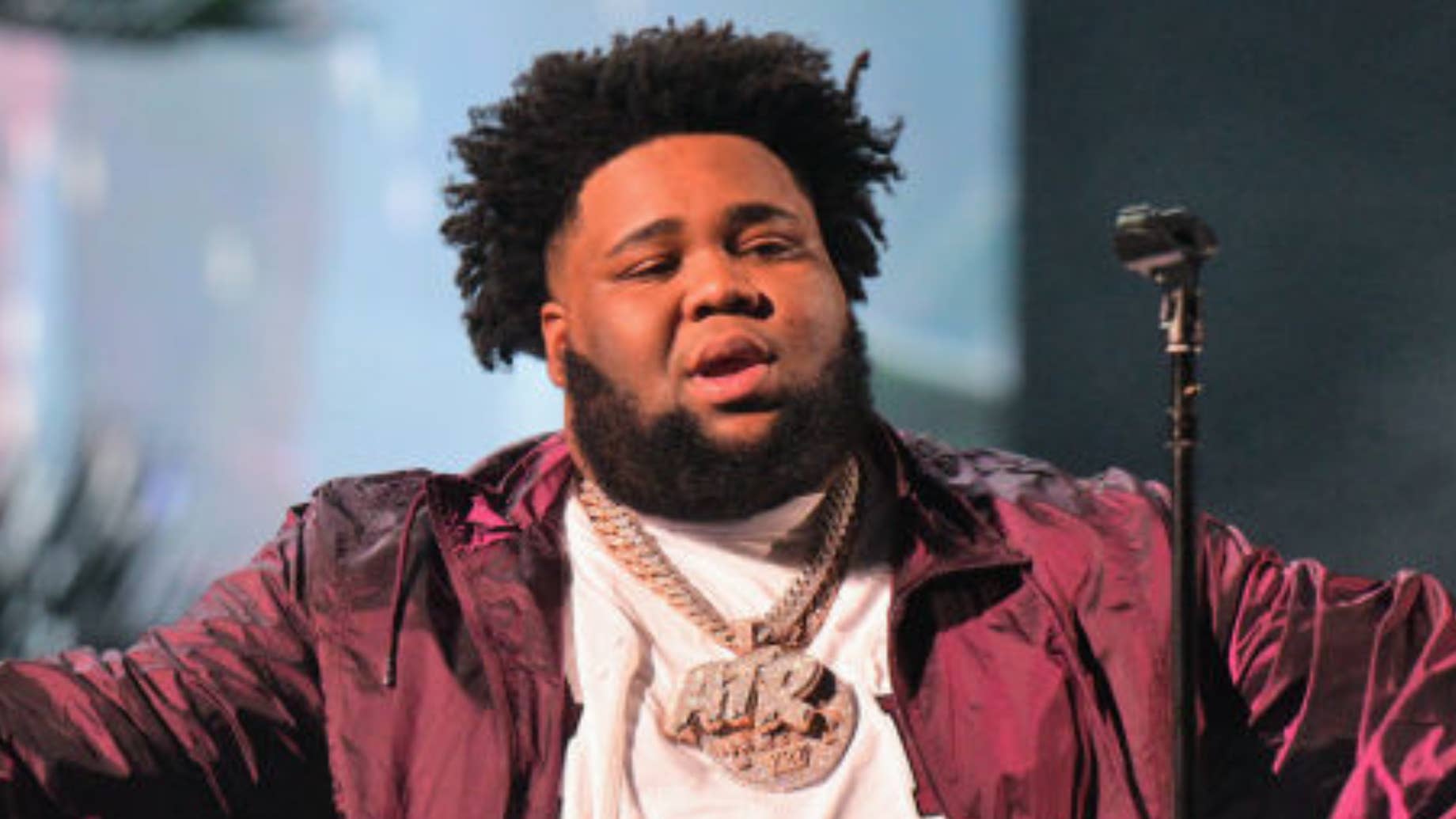 Rod Wave Goes Full Stuntman, Jumps Off Balcony During Concert | Complex