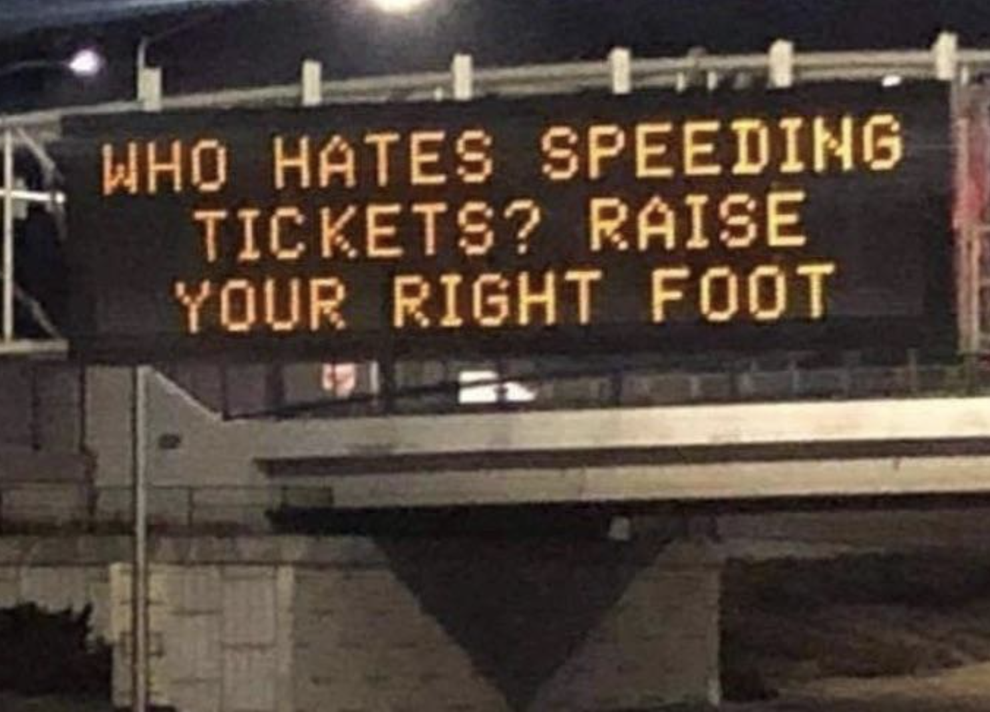 17 Funniest Signs On Reddit — Week Of 10/22/23