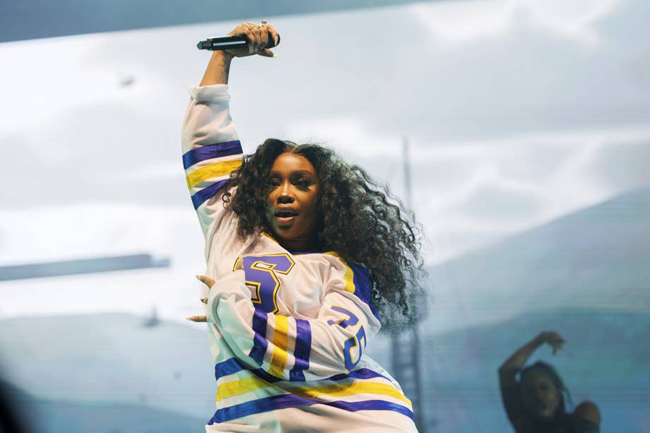 SZA Treats Fans Like Family, Many 'Have Spent the Night With Me & Been ...