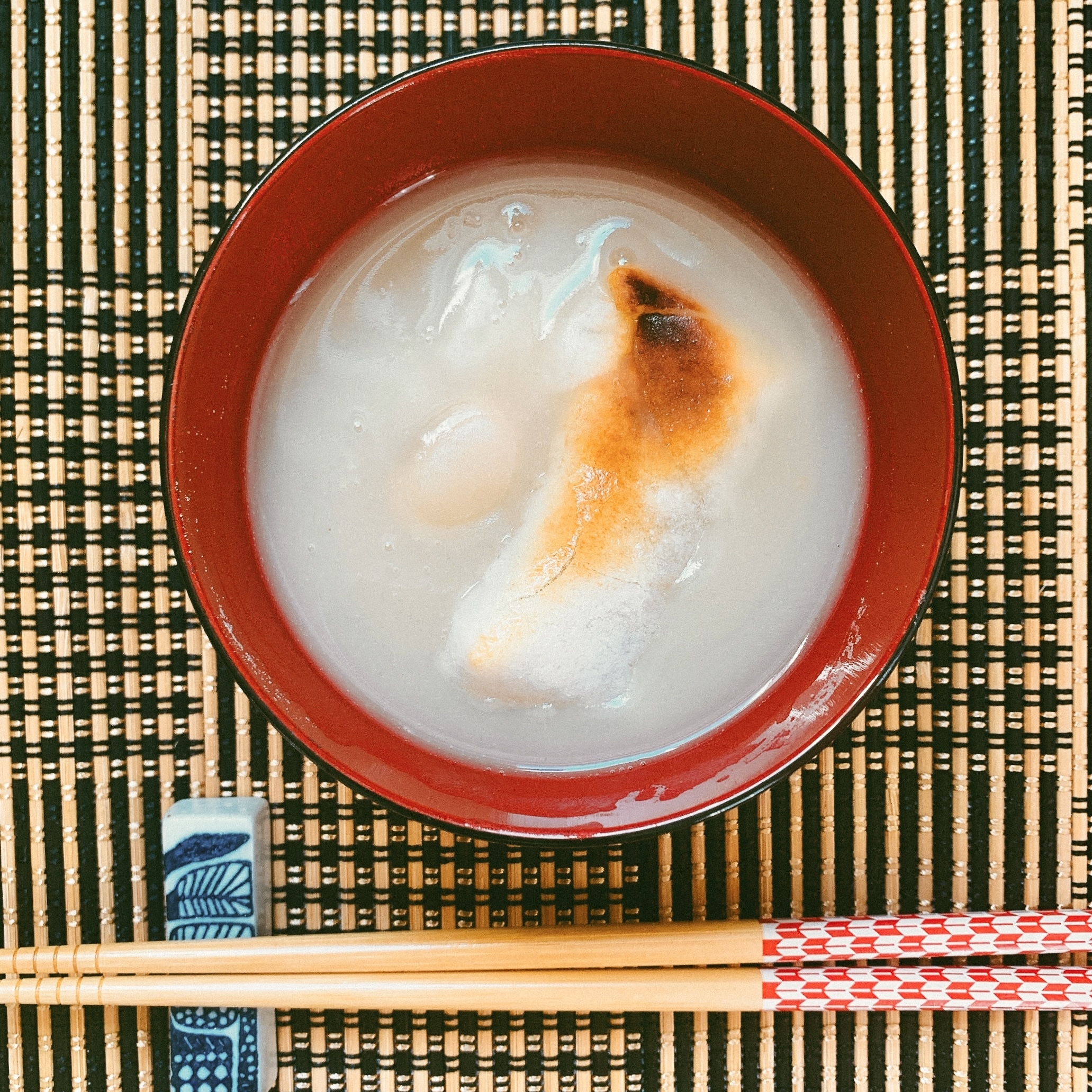 こんなの初めてみたわ…！カルディで見つけた「新感覚ぜんざい」冬に毎日食べたいくらいハマっちゃった！