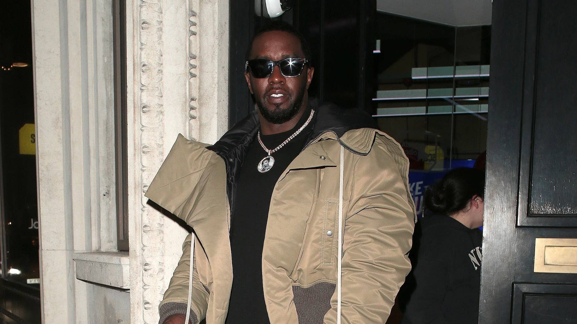 Diddy's Ex-Security Guard Confirms Cassie's Claim That He Stepped in to ...