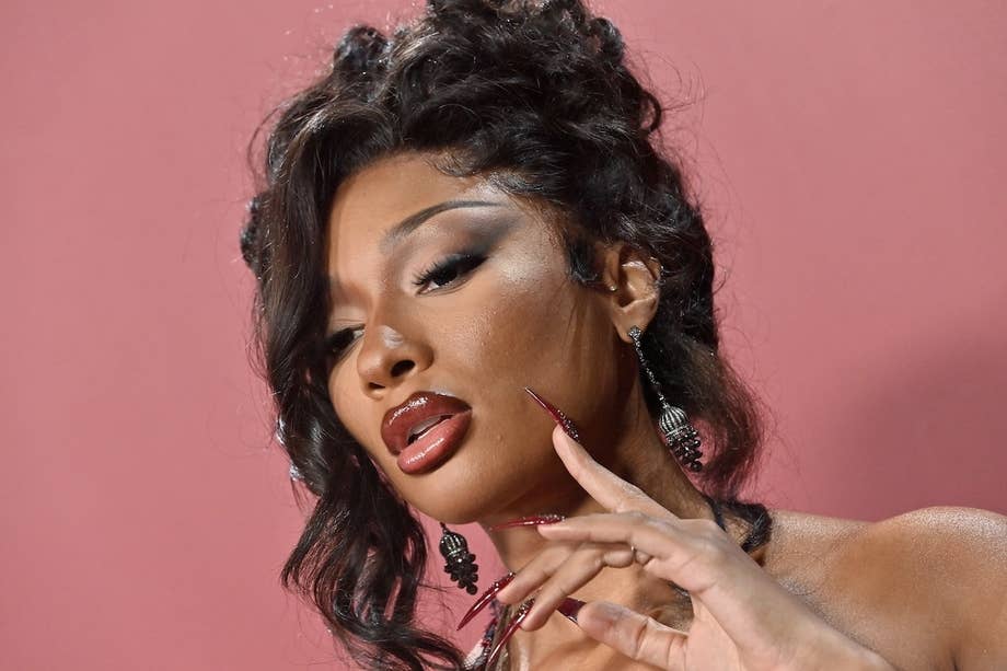Megan Thee Stallion Inks Deal With Warner Music While Remaining ...
