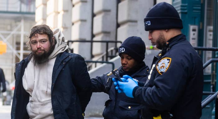 Taylor Swift's NYC Stalker Visited Her Home 30 Times, Prosecutors ...