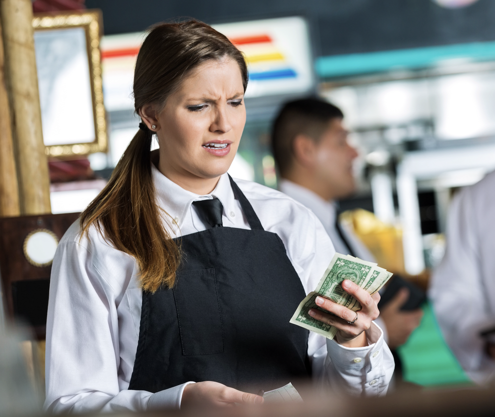Woman Changes Server's Tip From $154 To $4