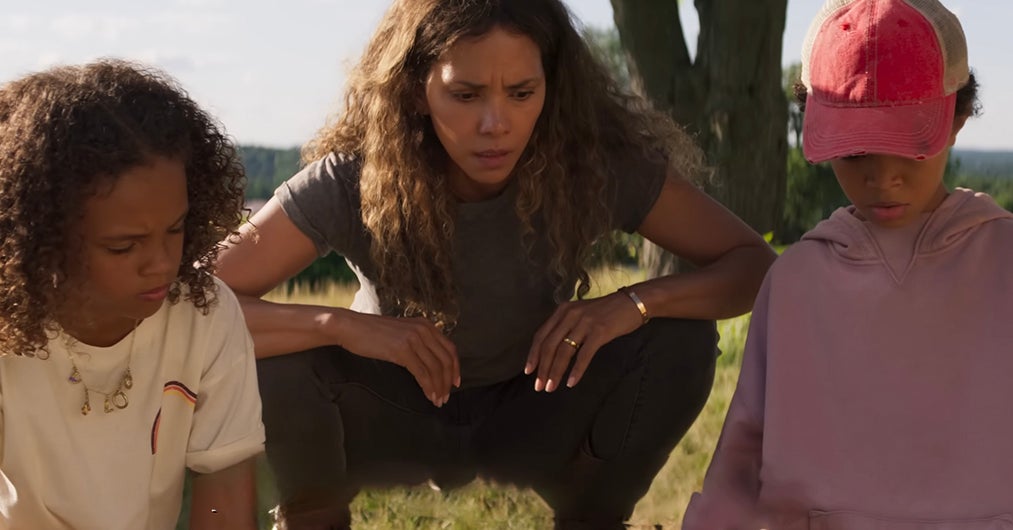 Halle Berry Sci-Fi Netflix Film 'The Mothership' Scrapped After It Was ...