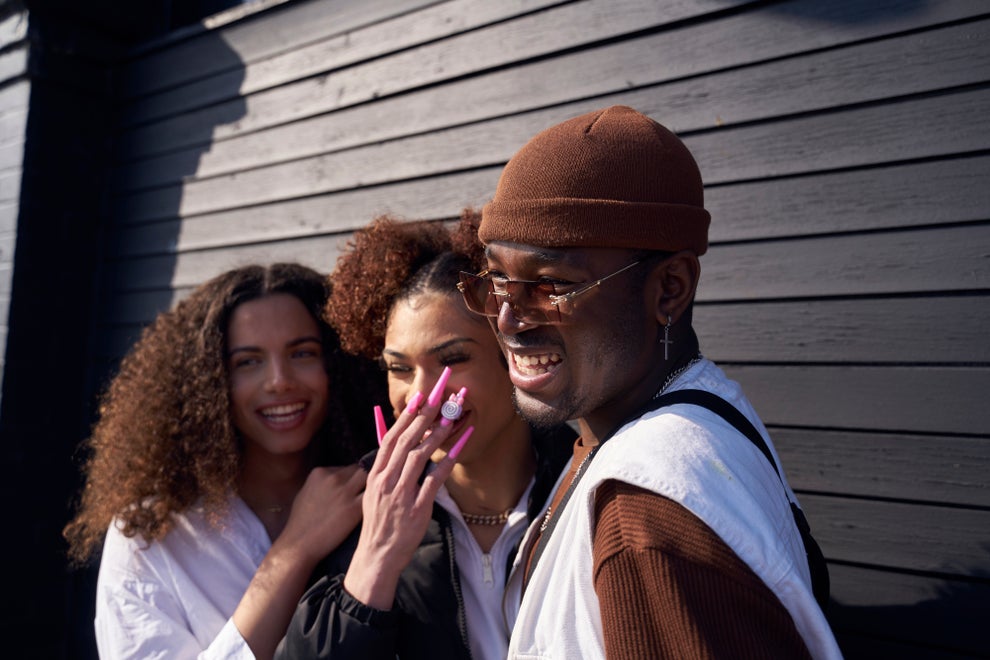 Signs Your Friend Isn't Truly Your Friend: Expert Insights