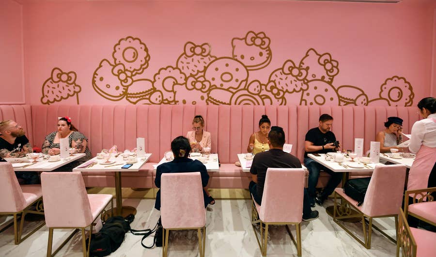 hello kitty dining room