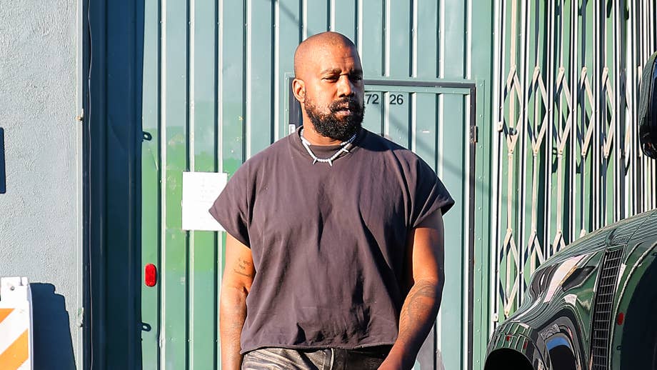 Kanye West Says He's a Fan of Rising Artist 4Batz | Complex