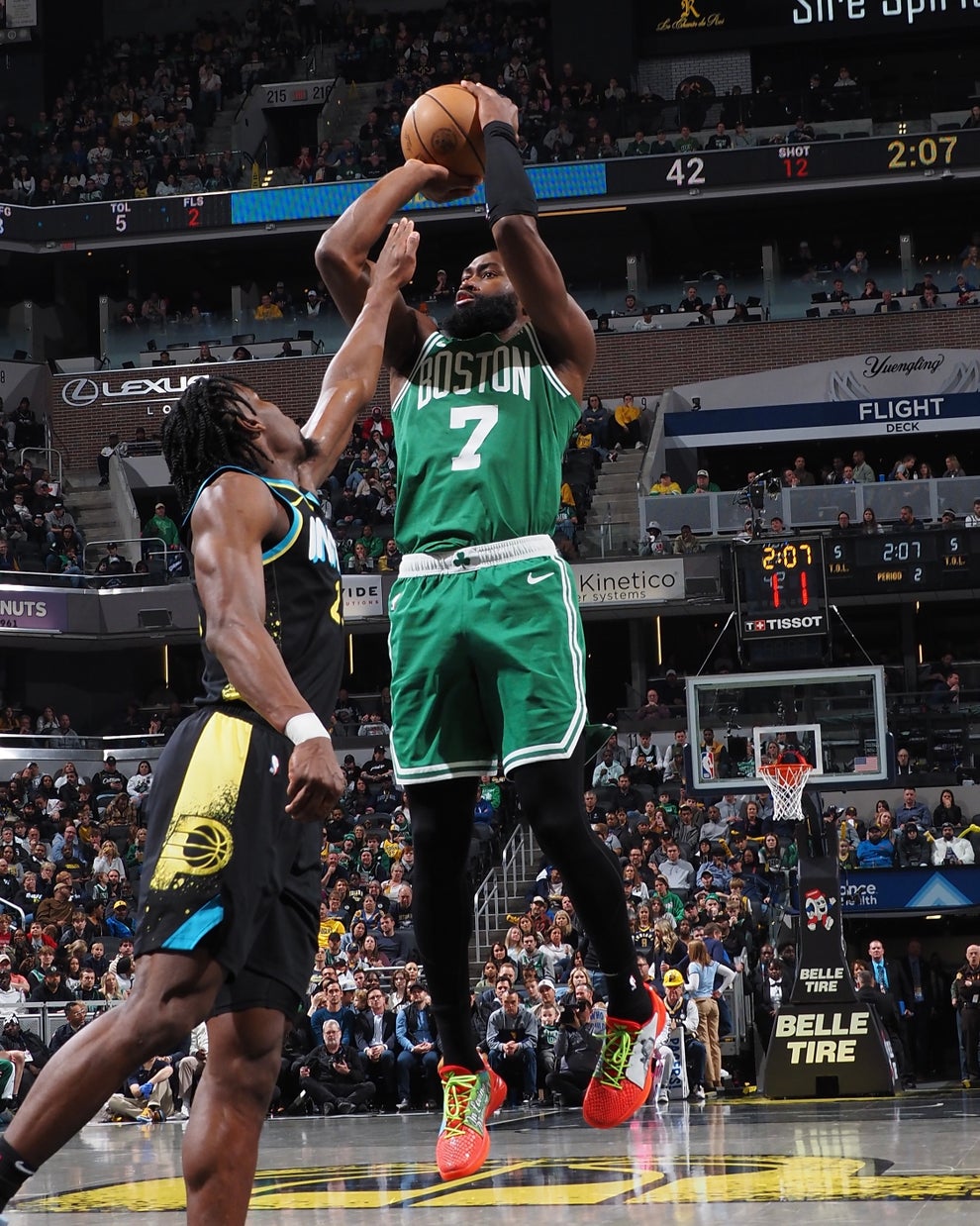 Jaylen Brown Honors Kobe & Gigi Bryant with Nike Kobes | Complex