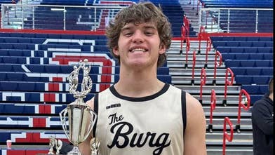 Noah Knigga: Who Is White High School Athlete Going Viral for Last Name ...