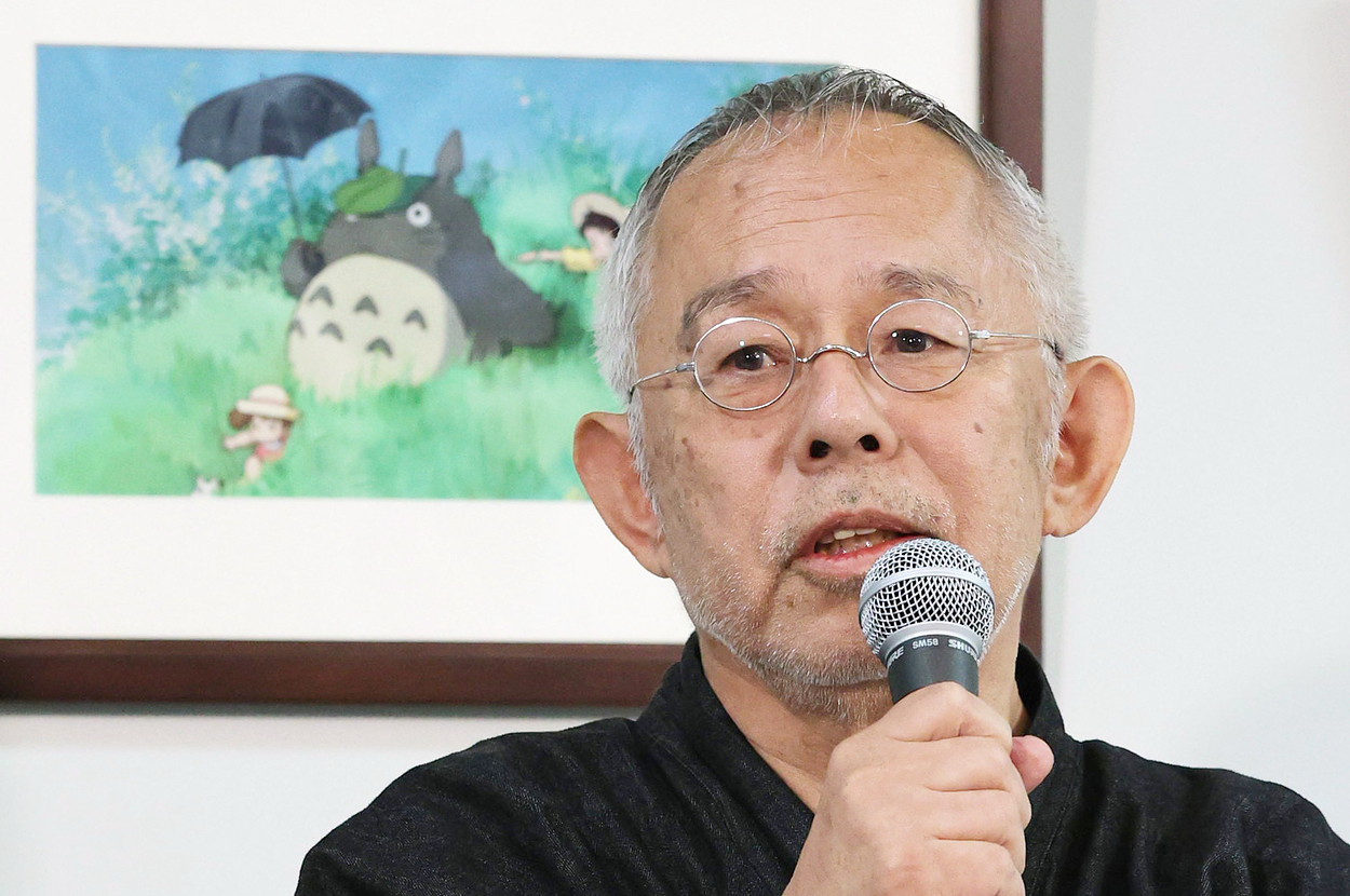 「取ったの?」ジブリの鈴木敏夫p、「ゴールデングローブ賞」受賞の瞬間をまさかの“見逃し”!?→「親近感」「ほほ笑ましい」
