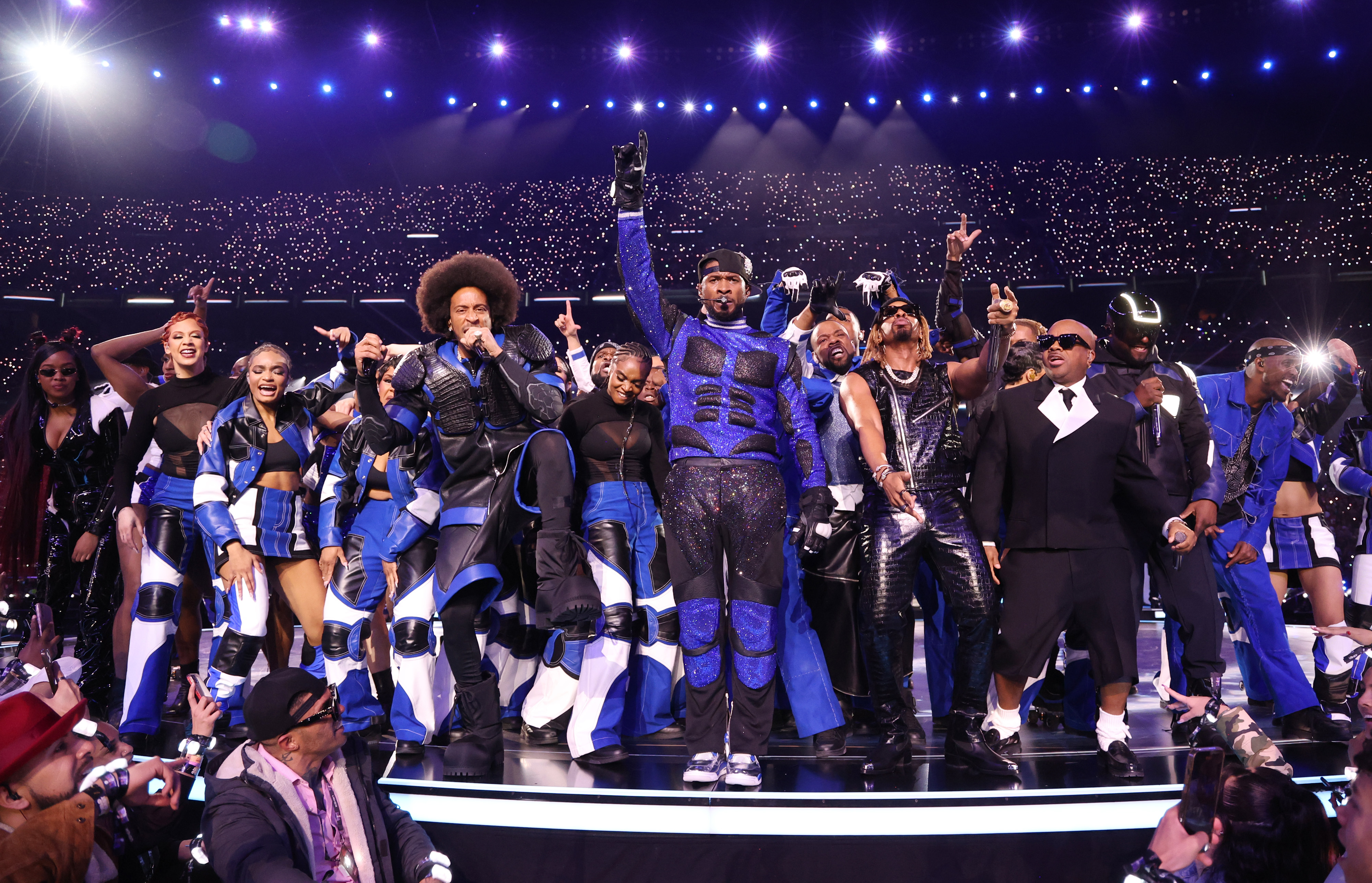 Usher Wore Special Air Jordan 4s for Super Bowl Performance The shoes ...