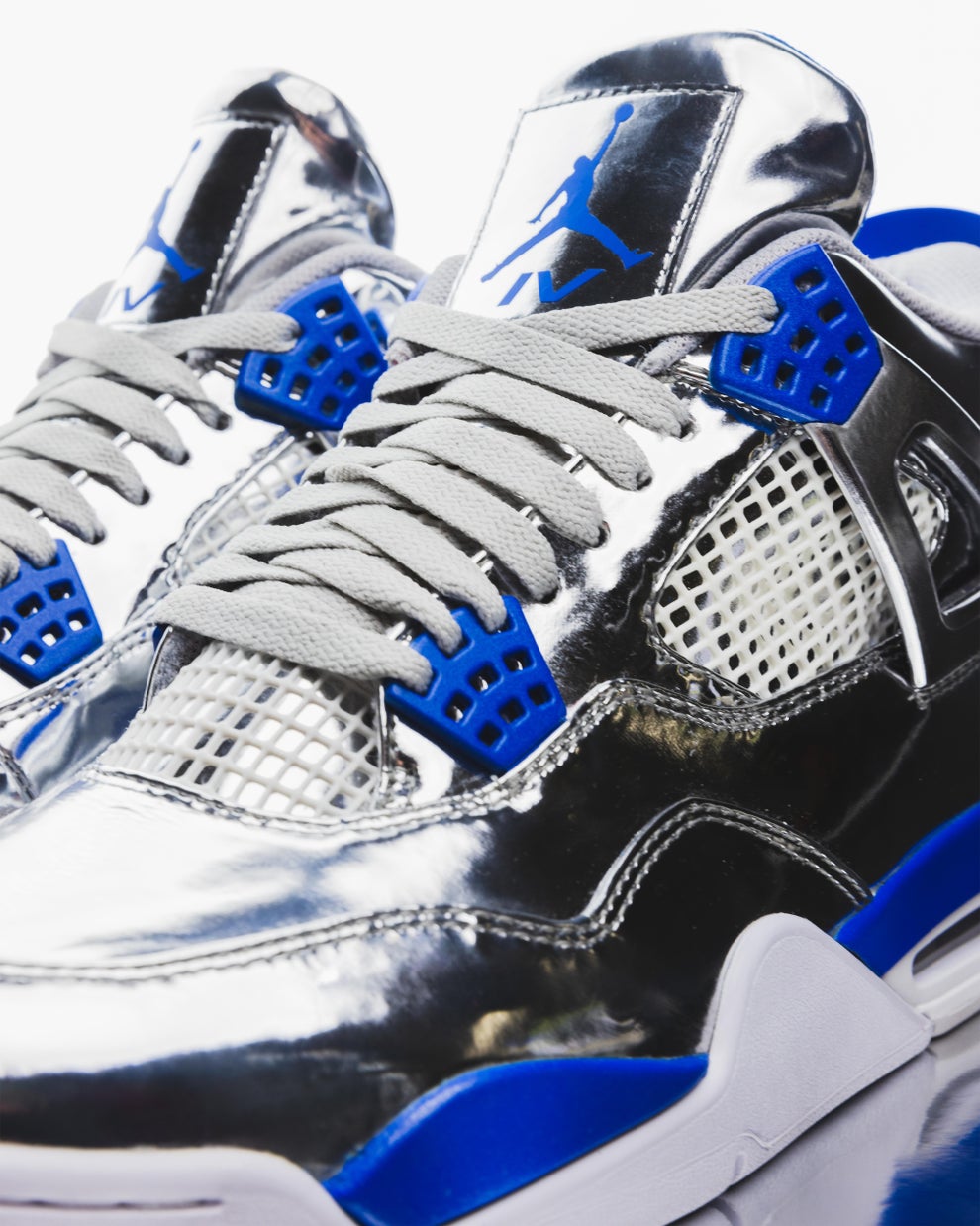 Usher Air Jordan 4 Chrome Super Bowl LVIII Performance | Complex