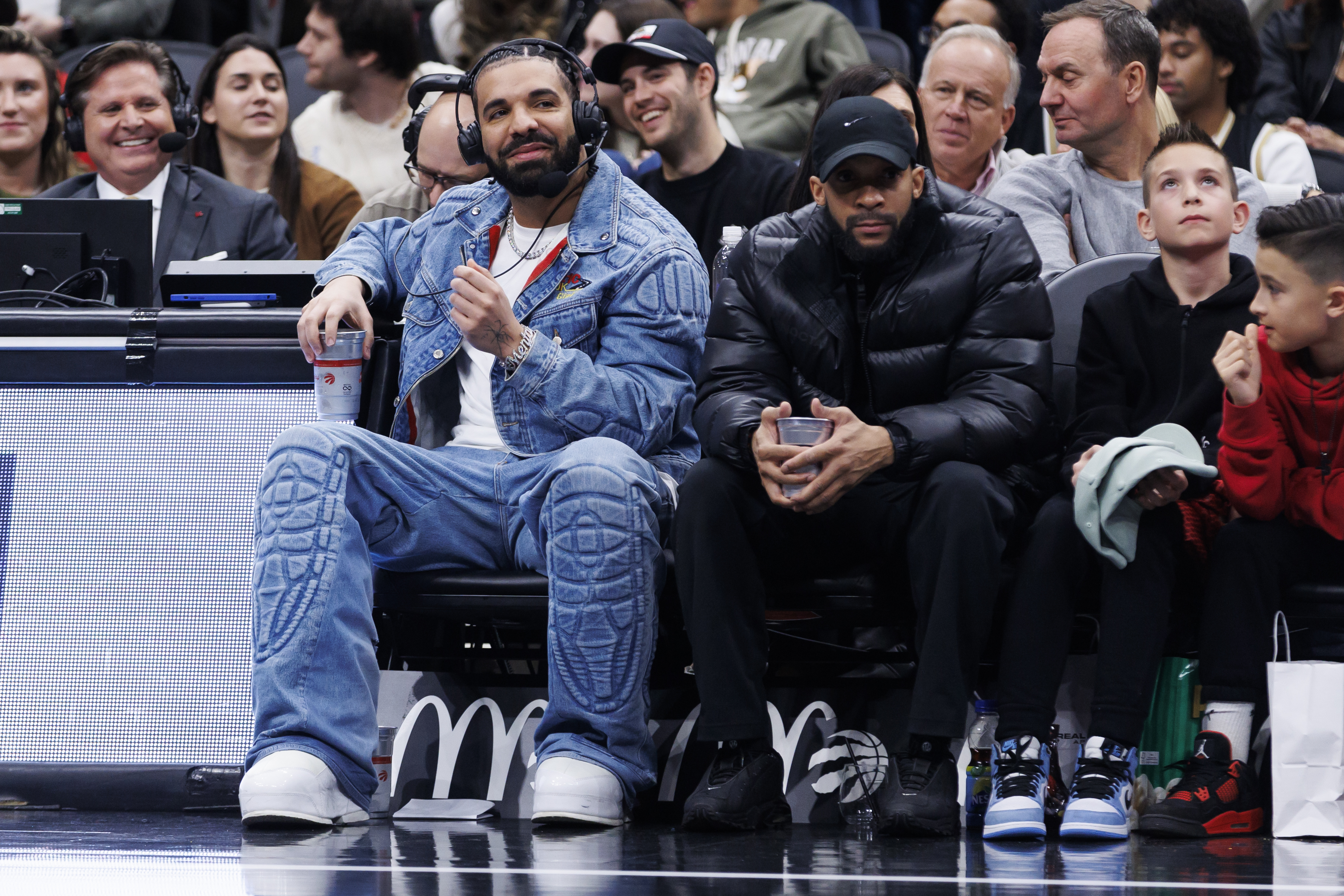 Drake Continues Being Philanthropic on Tour, Offers to Cover Fan's ...