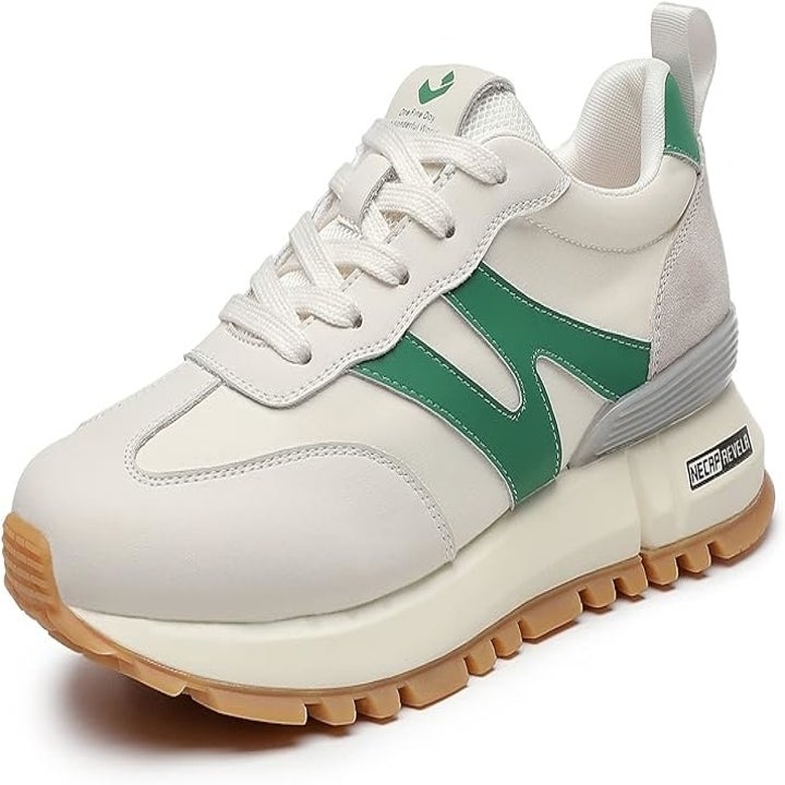 40 Best Sneakers For Wide Feet That Reviewers Love