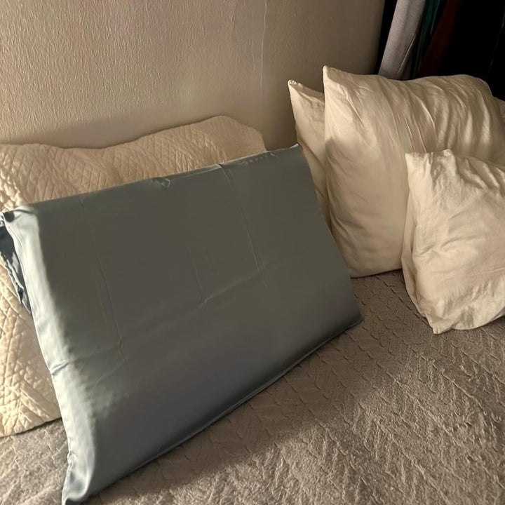 This "Luxurious" Curl- And Skin-Saving Silk Pillowcase Is Surprisingly ...
