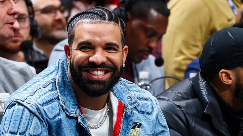 Drake’s Spine Outfit From His Tour Has People Talking | Complex