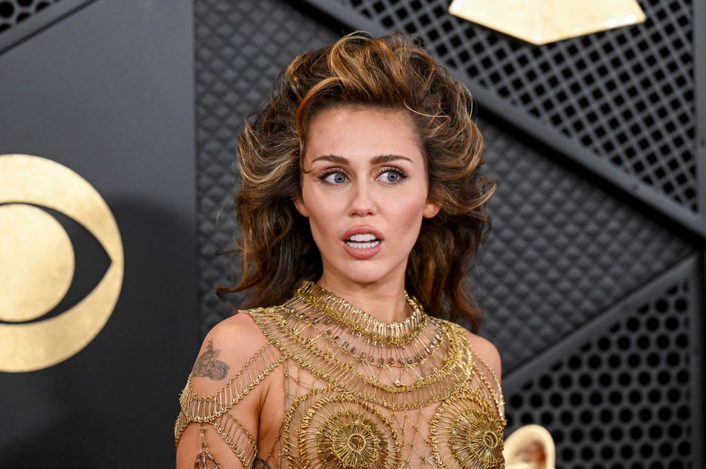 14 Reactions To Miley Cyrus Calling Out iPhones At The Grammys