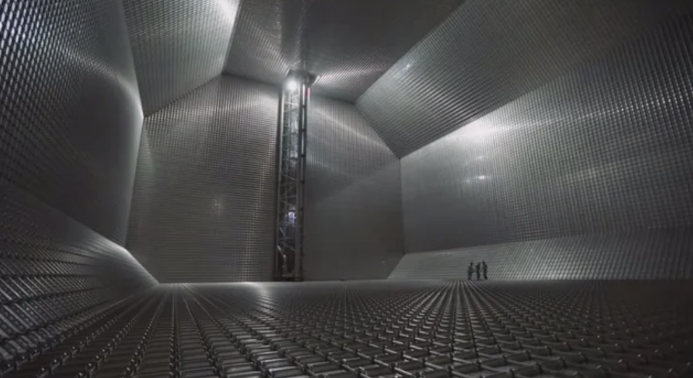 15 Photos Of Scarily Large Objects That'll Make You Feel Small