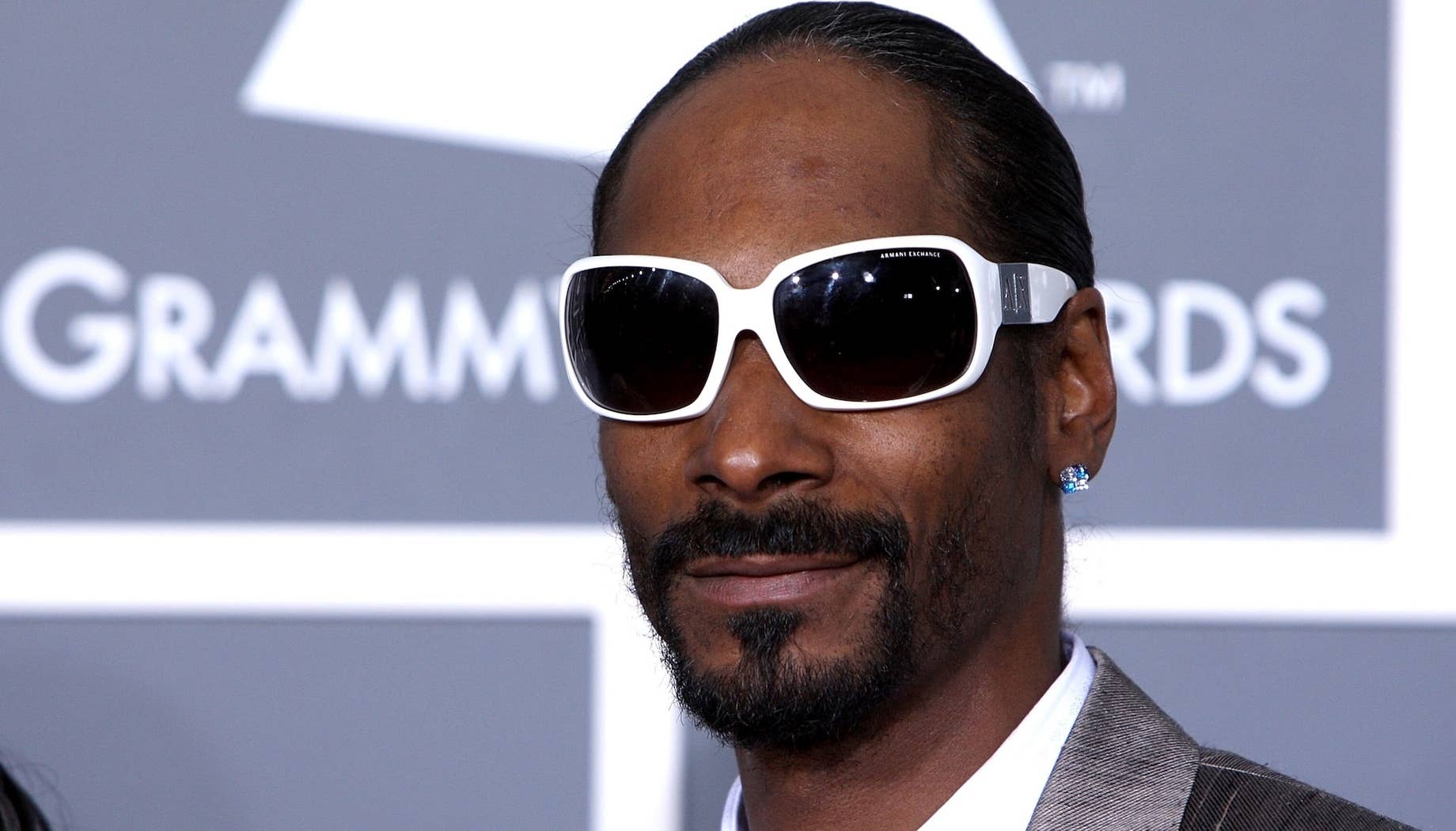 Snoop Dogg Shades Grammys for Never Winning an Award | Complex