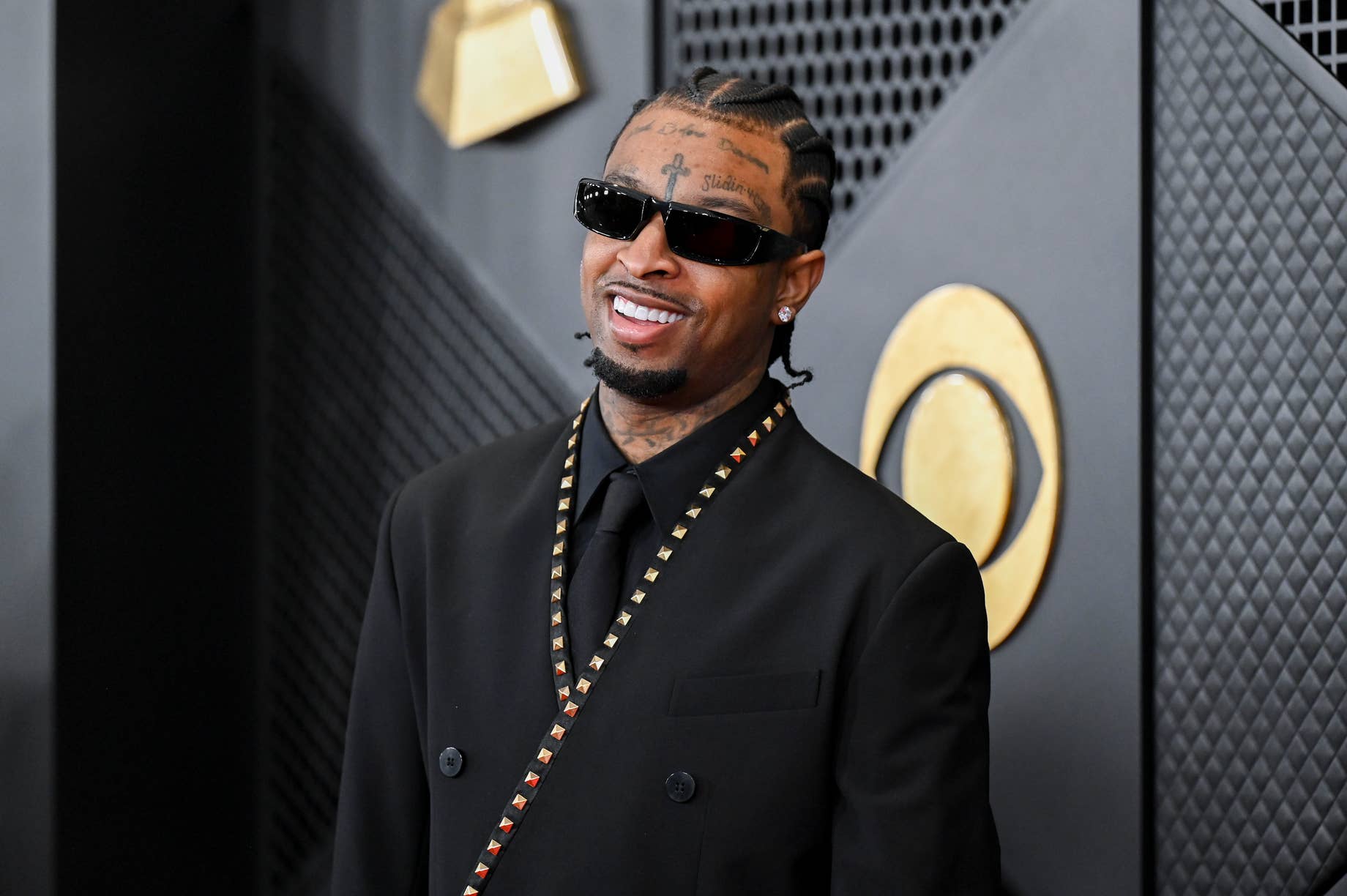 21 Savage and Taylor Swift Snap Selfies at 2024 Grammy Awards | Complex