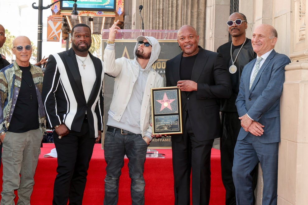 Snoop Dogg Gives Hilarious Speech At Dr. Dre's Walk Of Fame Ceremony ...