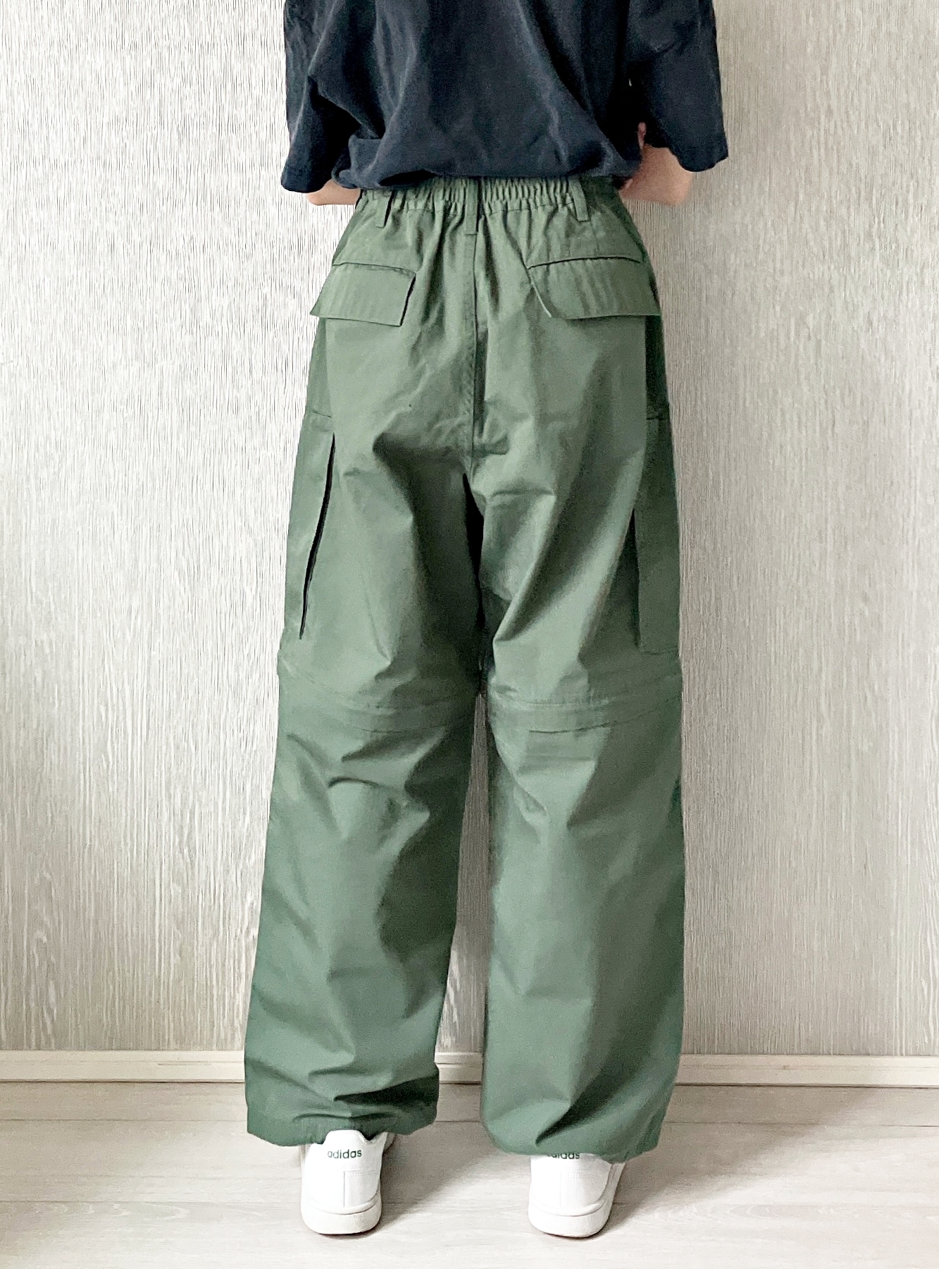 【画像・動画】シルエットが好き！GUの「2WAYパンツ」存在感たっぷりで、一気にこなれ感のあるコーデに！