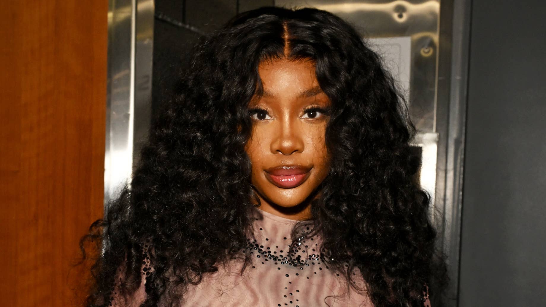 SZA Says Leakers Forced Her to Restart 'Lana' Project 'From Scratch ...