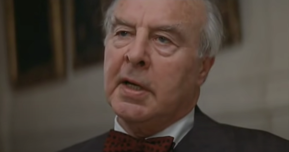 40 Actors Who Won Oscars For The Shortest Screentime