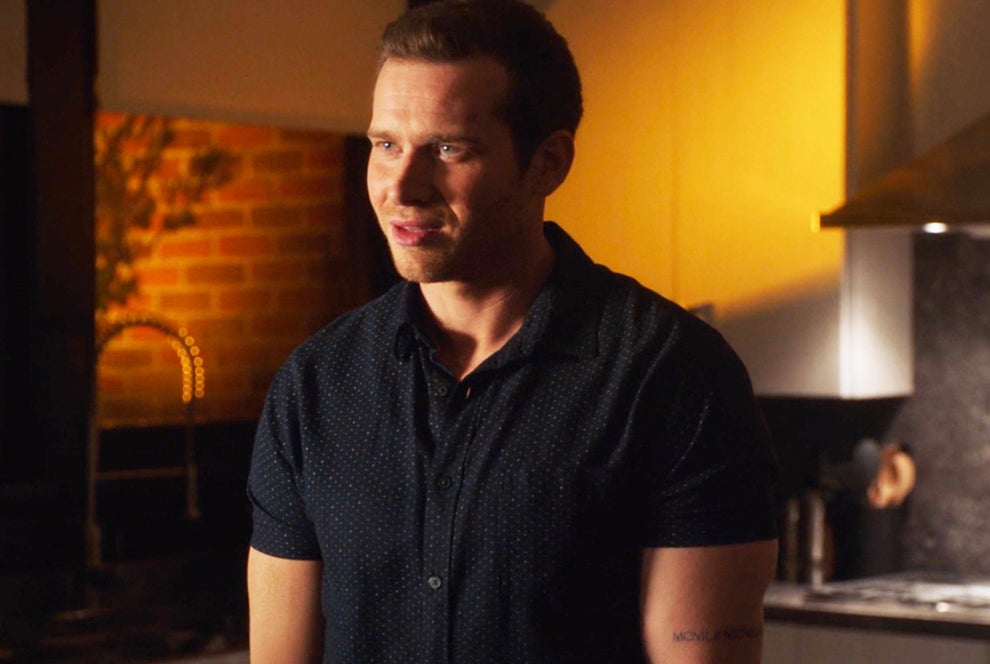 The Internet Reacts To 911 Buck Bisexual Reveal