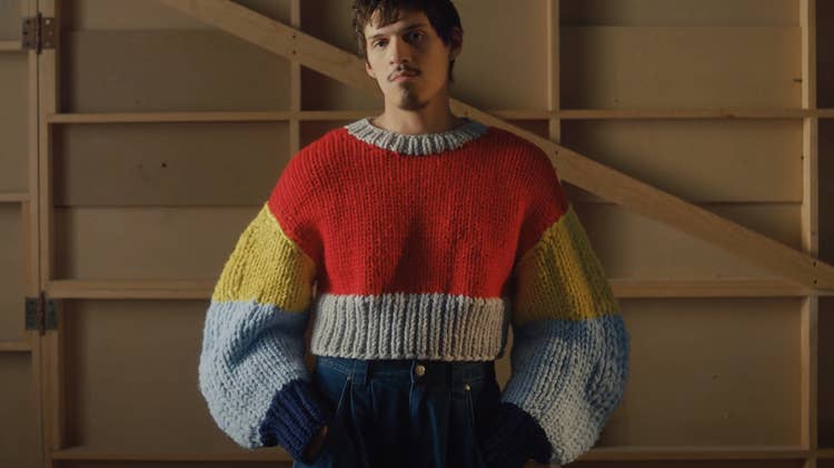 Omar Apollo Heads to Mexico in "Spite" Video | Complex