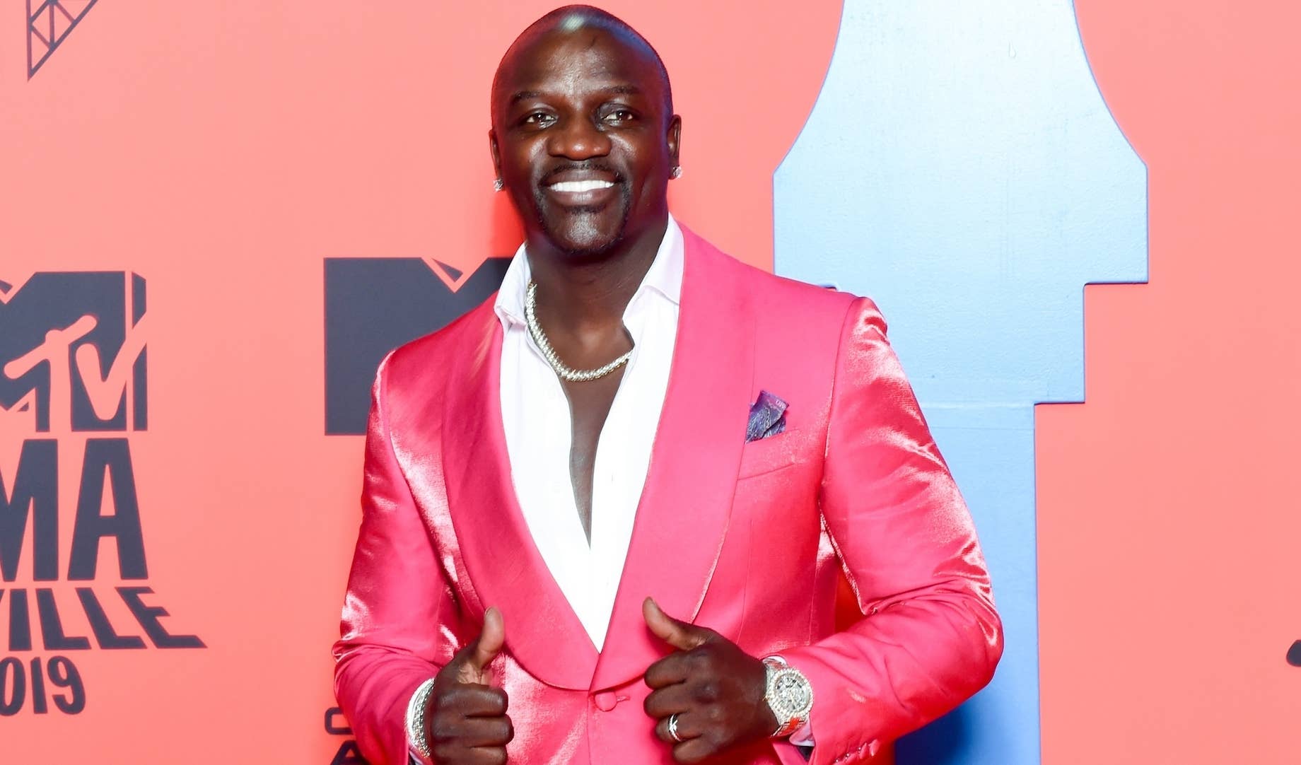 Akon Says He's Praying for Diddy Amid Sex Trafficking Allegations ...