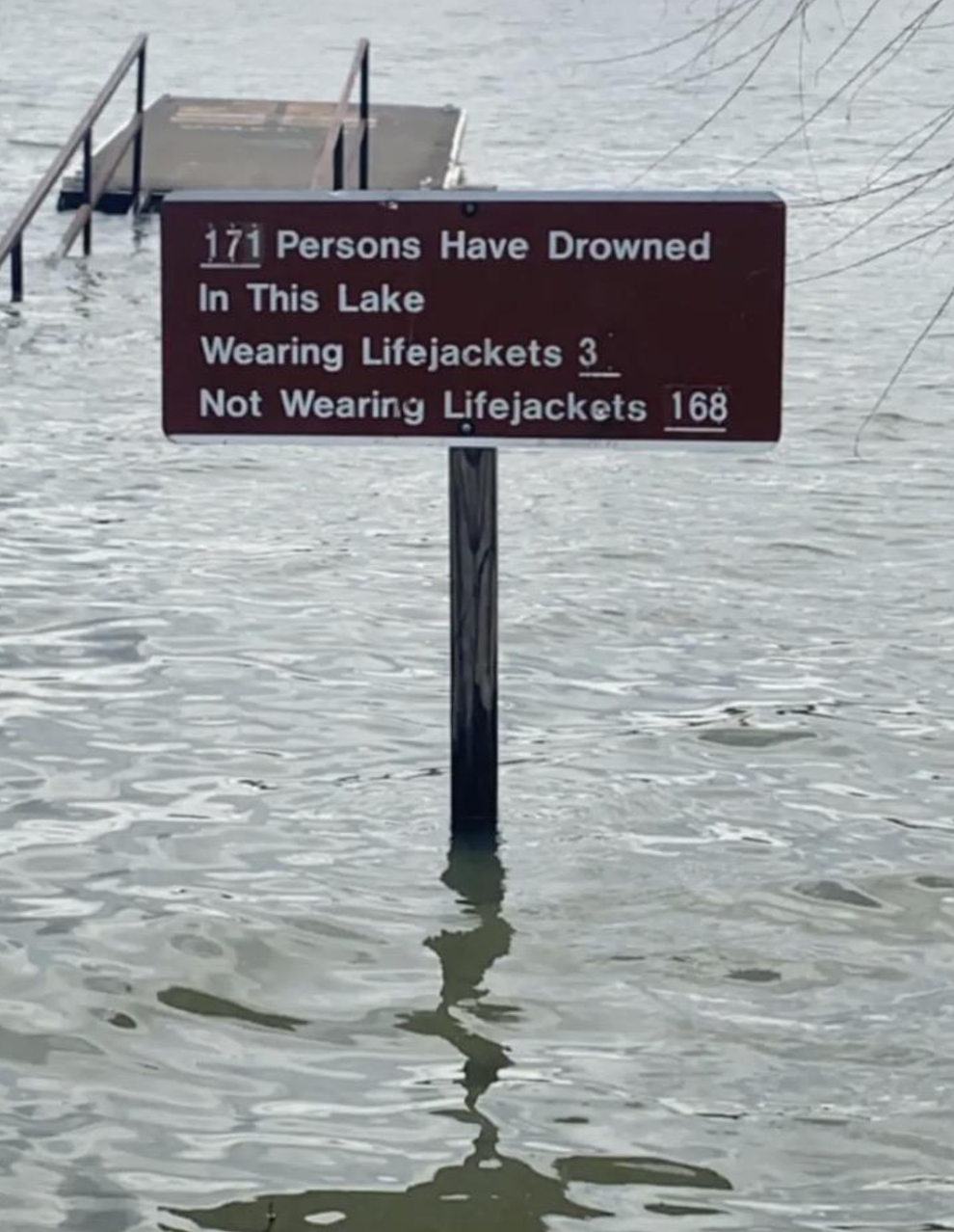 18 Creepy And Scary Signs Found On Reddit