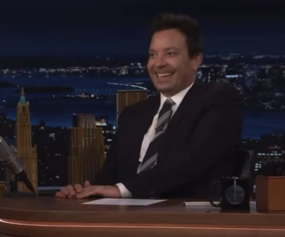 Jimmy Fallon Praised For Saving Anne Hathaway From Awkward Moment