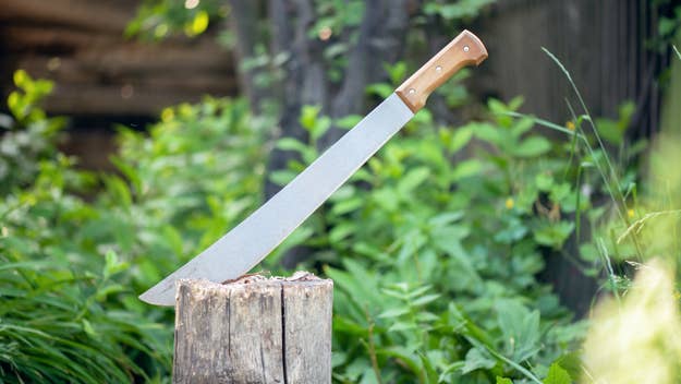 Machete Fight Video Shows Man Picking Up His Hand | Complex